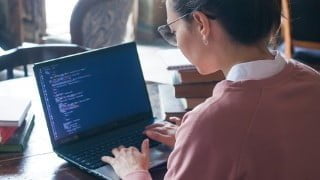 Free CSS Tutorial - How to make outstanding transitions for menu links with Css - LiveTalent.org